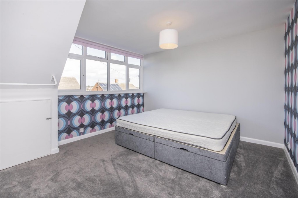 Meshaw Crescent, Northampton, 4 bedroom, House - Semi-Detached