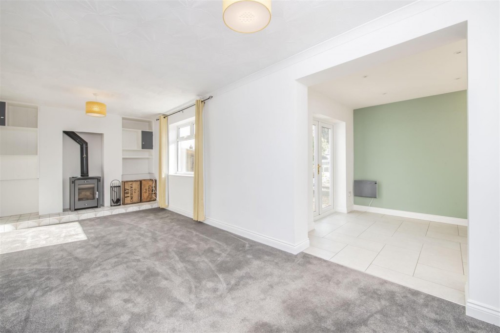 Meshaw Crescent, Northampton, 4 bedroom, House - Semi-Detached