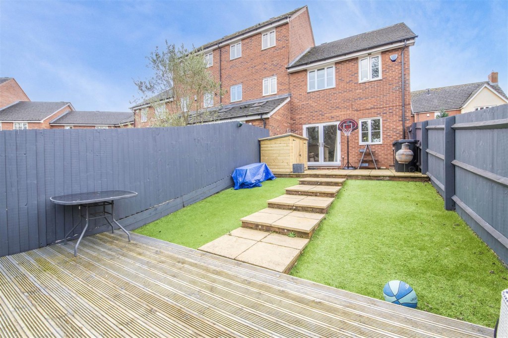 Ashmead, Little Billing, Northampton, 3 bedroom, House - End Terrace